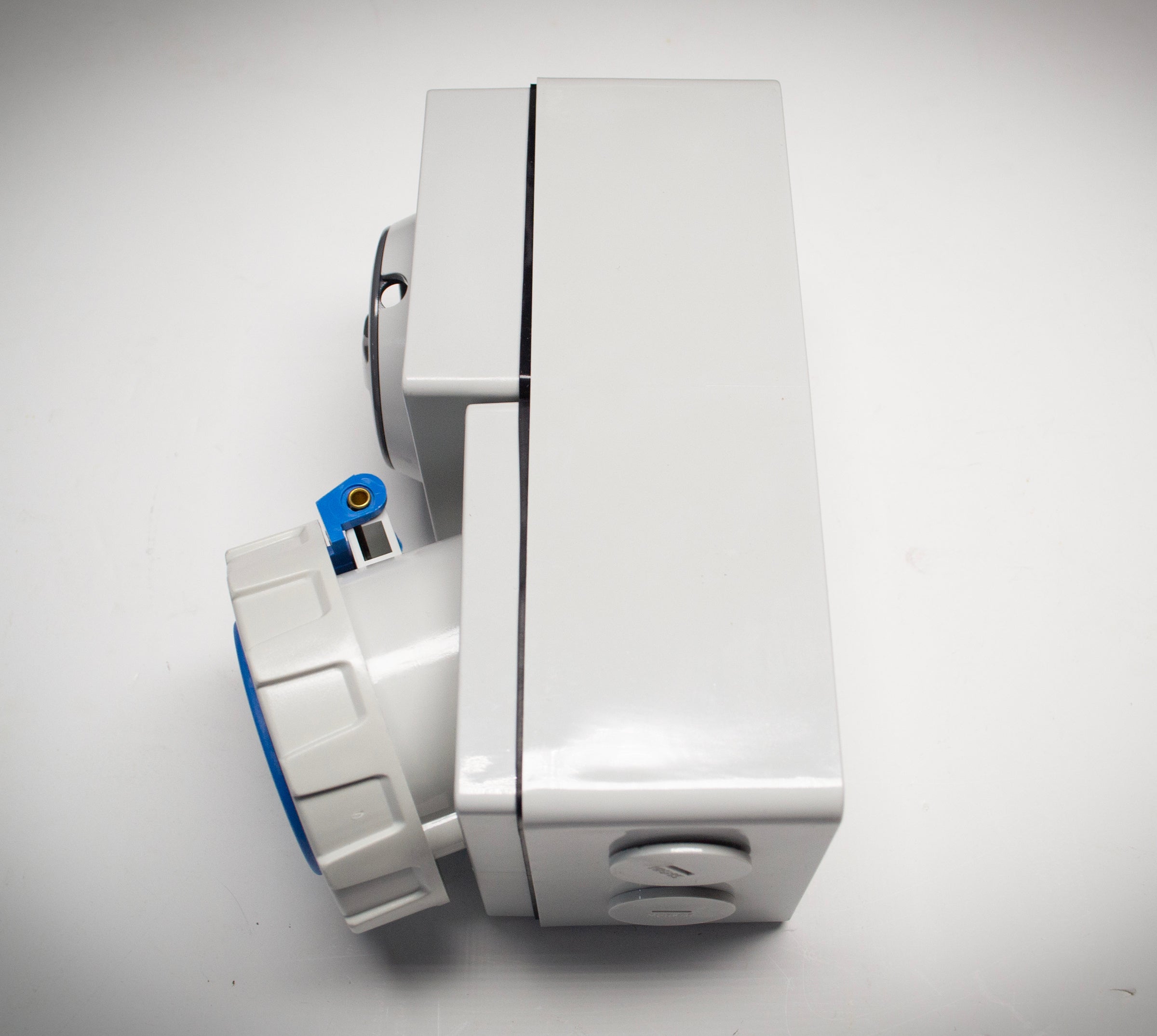 Switched Socket 32 Amp 3 Pin CEE IP67 | Eurotech NZ