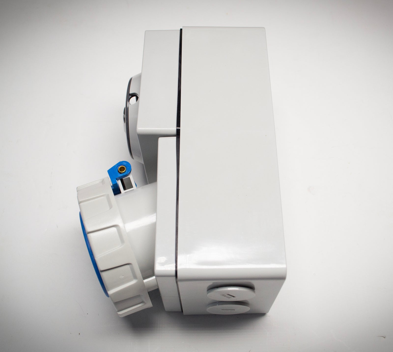 Switched Socket 32 Amp 3 Pin CEE IP67 | Eurotech NZ